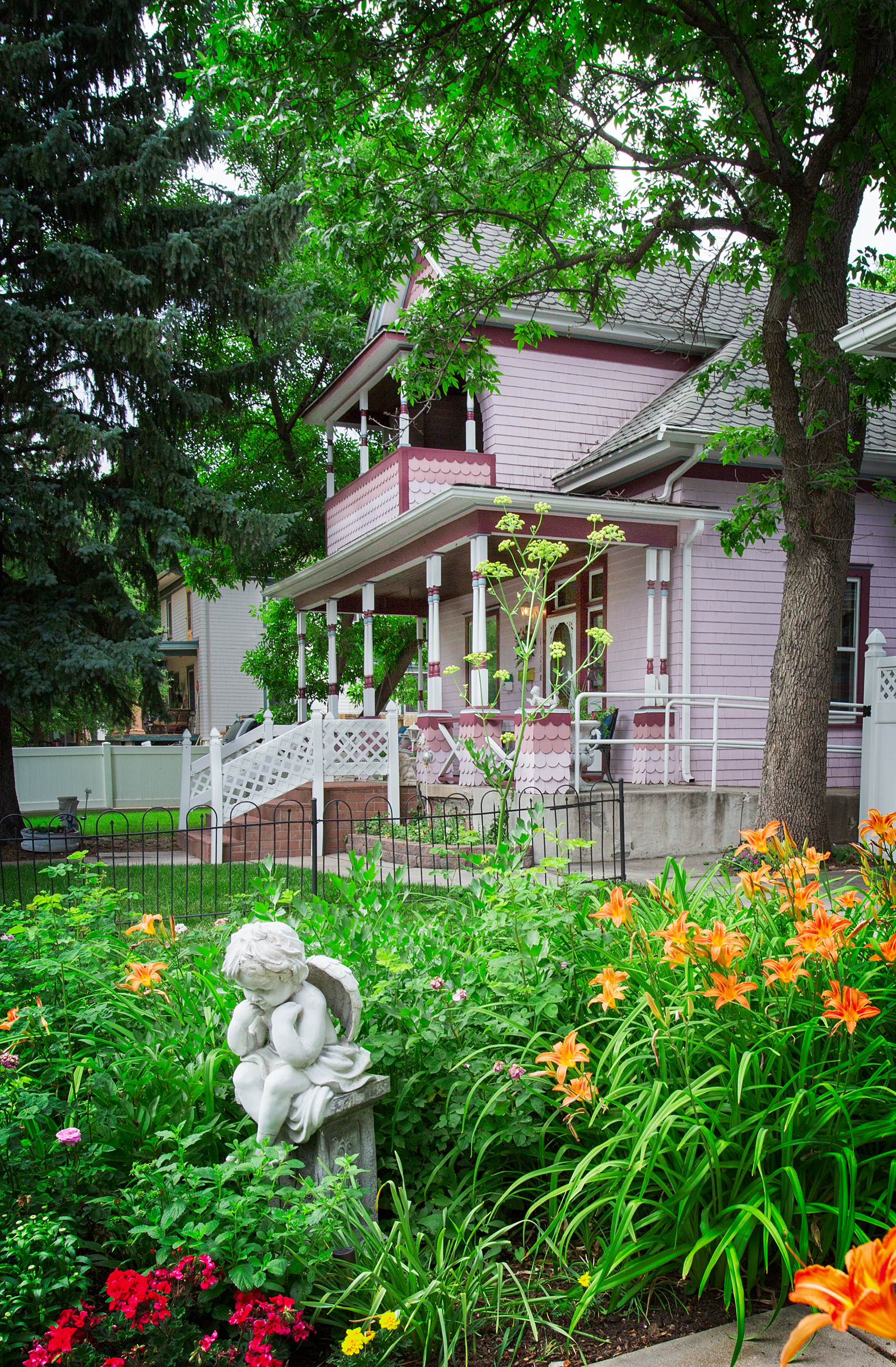 Holden House 1902 Bed & Breakfast Inn: Photo Tour